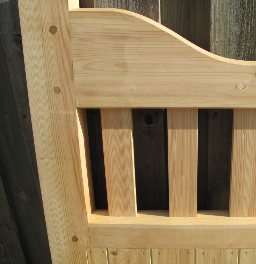 Wooden Gunstock Gates s - Duncombe Sawmill, local and UK delivery from ...