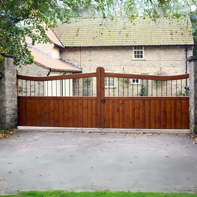 Wooden Gunstock Gates s - Duncombe Sawmill, local and UK delivery from ...