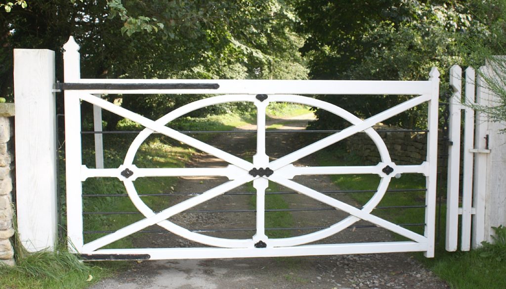 Wooden Bespoke Gatess - Duncombe Sawmill, local and UK delivery from ...