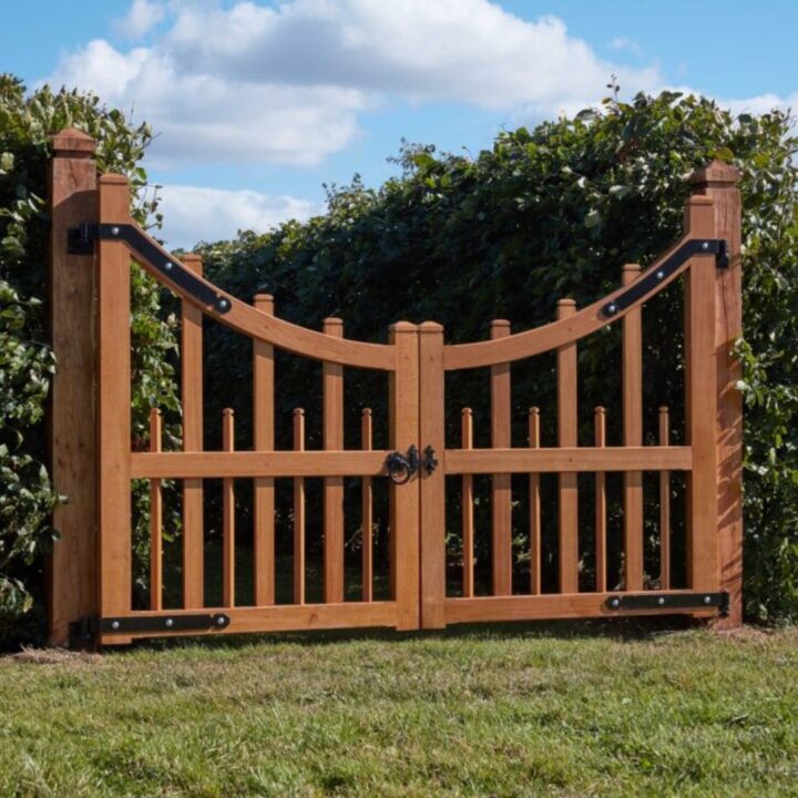 Wooden Gunstock Gates s - Duncombe Sawmill, local and UK delivery from ...