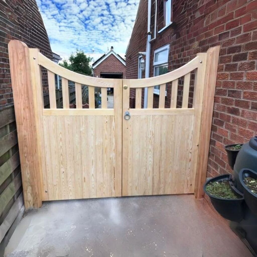 Wooden Pockley Gates s - Duncombe Sawmill, local and UK delivery from ...