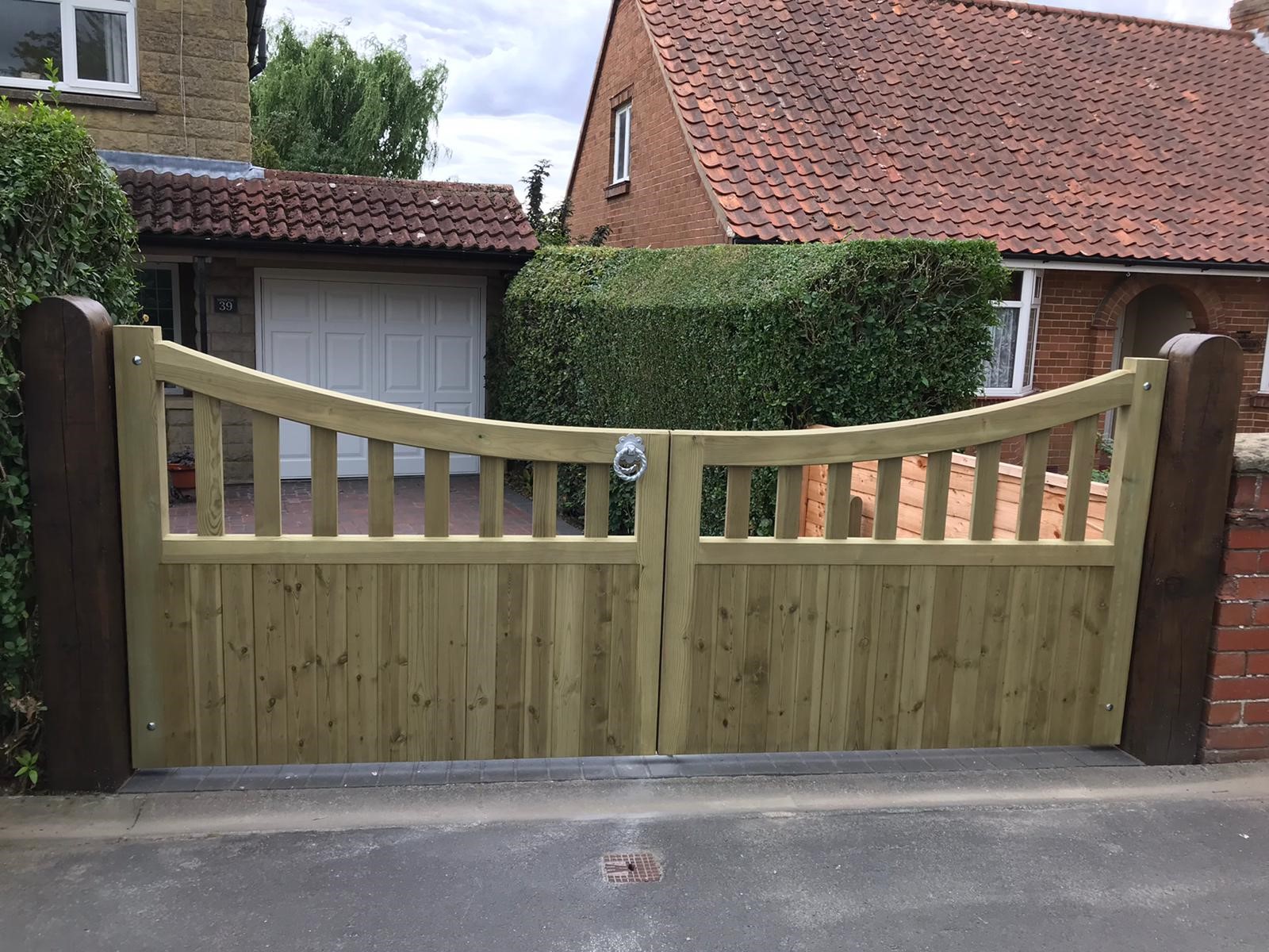 Wooden Duncombe Gates s - Duncombe Sawmill, local and UK delivery from ...